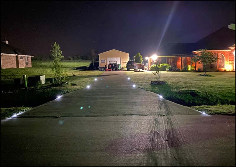 Active LED Road Studs On The Road--RUICHEN Solar Road Studs