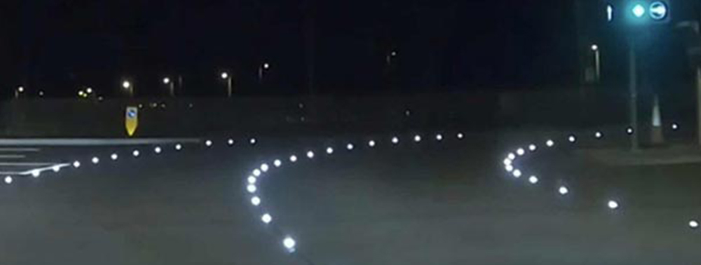 Application of Intelligent Road Studs in Expressway Service Area (2)