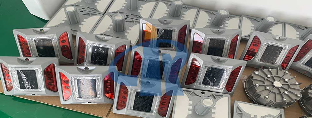 How important are the advantages of Solar Studs?