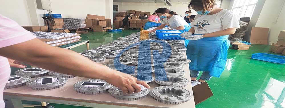 Six advantages of integrated solar studs