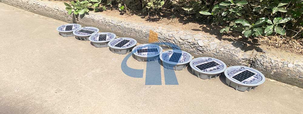 Teach you how to choose Solar Studs