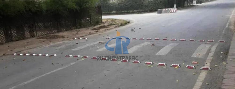 Road Studs safe driving system in high-speed fog areas | Intelligent ...