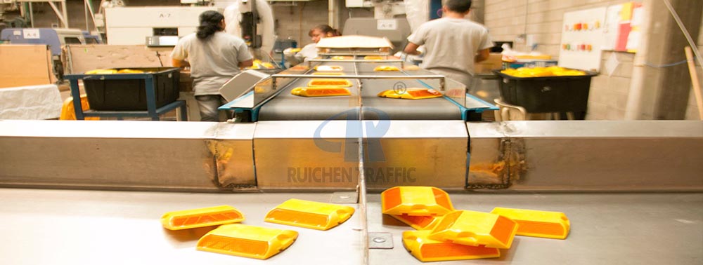 Reflective Studs: New bright spots lighting up city roads