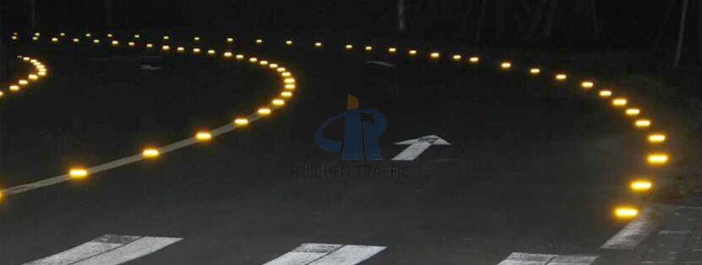 Reflective Road Studs: Guardians of driving safety on Peruvian highways ...